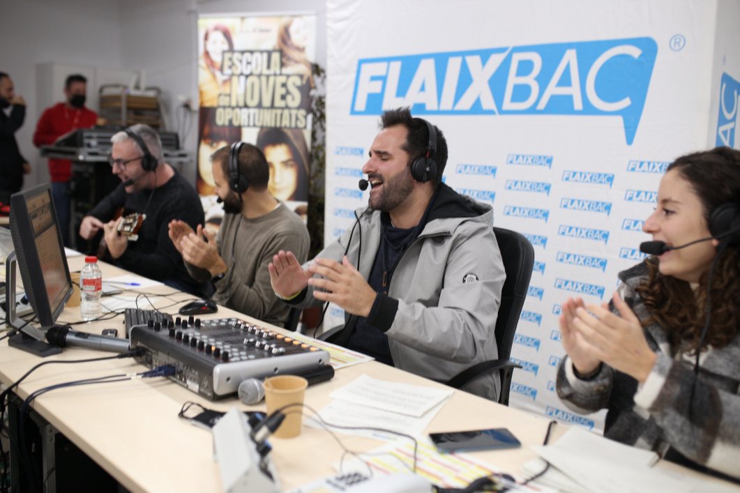 Flaixbac i Flaix FM sumen 290.000 i 173.000 oients - Neeo | Todo sobre ...