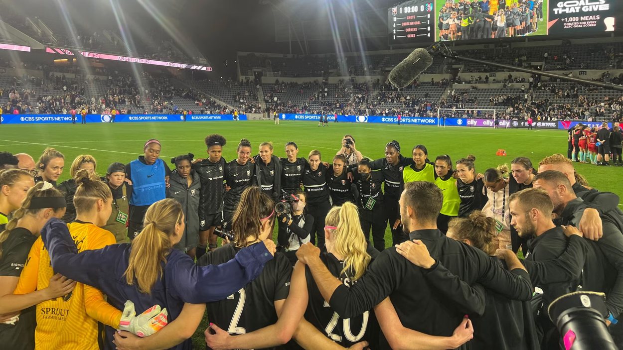 HBO Max estrena la serie "Angel City" - Neeo | Todo sobre medios de ...